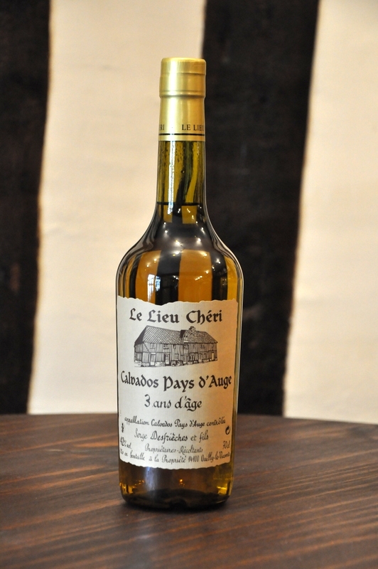 Calvados aoc pays d'auge 3ans - 70 cl - Le Lieu Chéri - Locavor.fr
