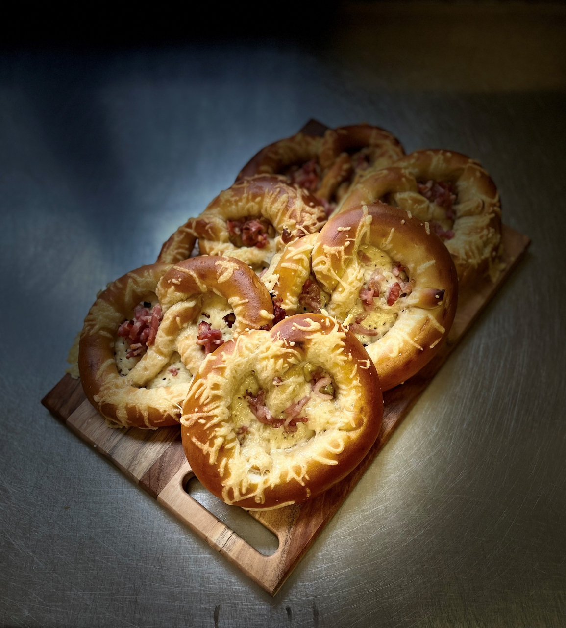 La bretzel gratinée - 100 g - La Boulangerie Jk - Locavor.fr