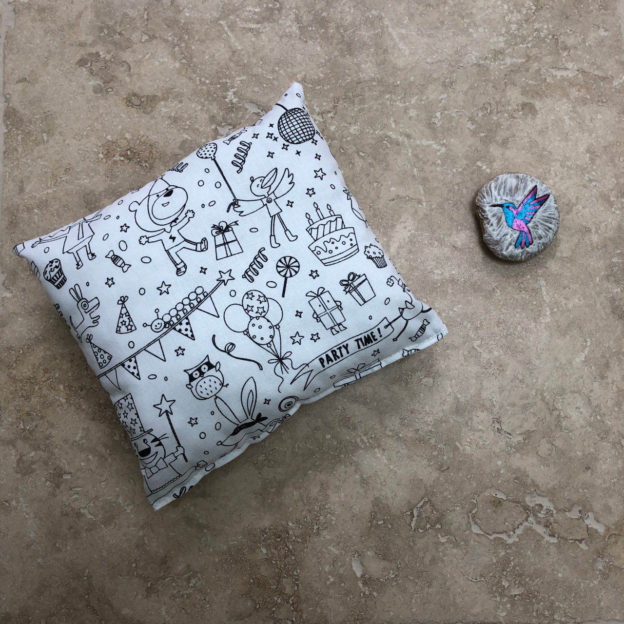 Coussin à colorier party time - 1 u - Les Creations De Stouf - Locavor.fr