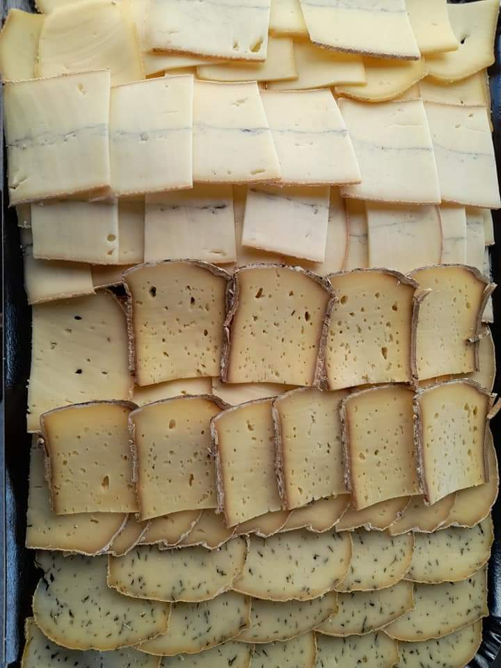 Plateau fromage à raclette et charcuterie - 700 g - Maison Cappatti ...