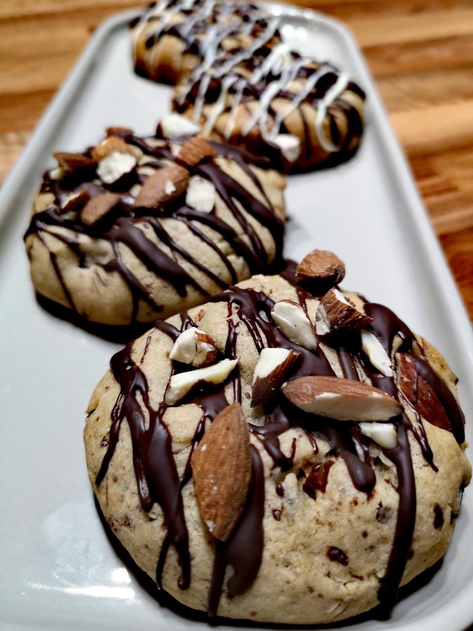 Cookies amandes grillé/ chocolat noir - 4 u - Douceurs Et Croquants ...