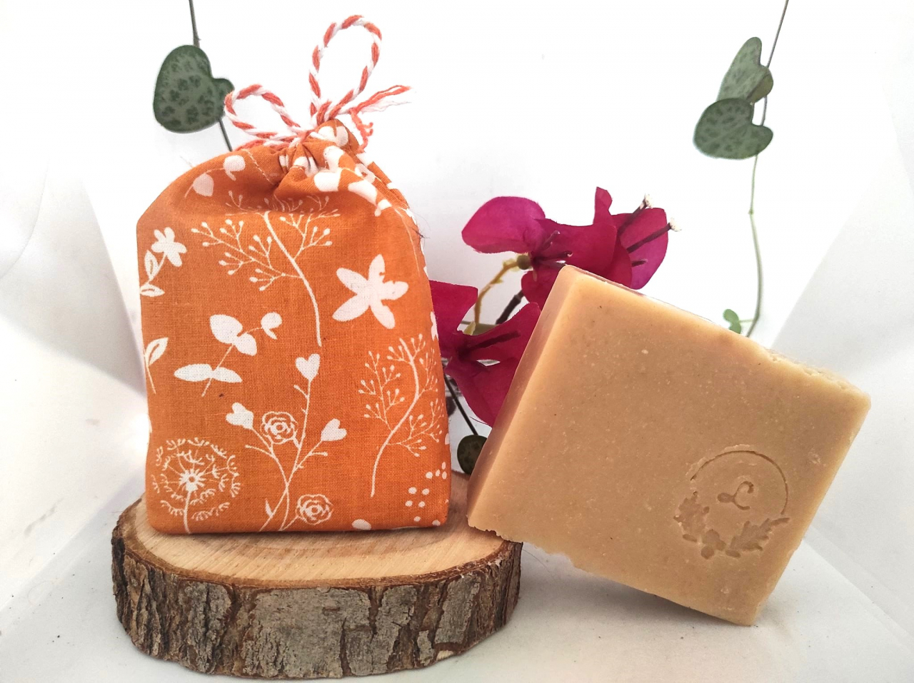 Savon maïa 100g + sachet cadeau - 105 g - Levtéria Savonnerie - Locavor.fr