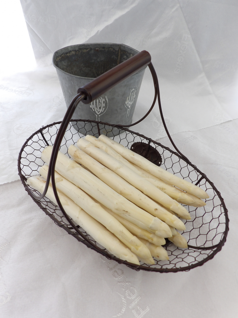 Asperge blanche longue calibre moyen igp 2kg - 2 kg - Earl De La ...